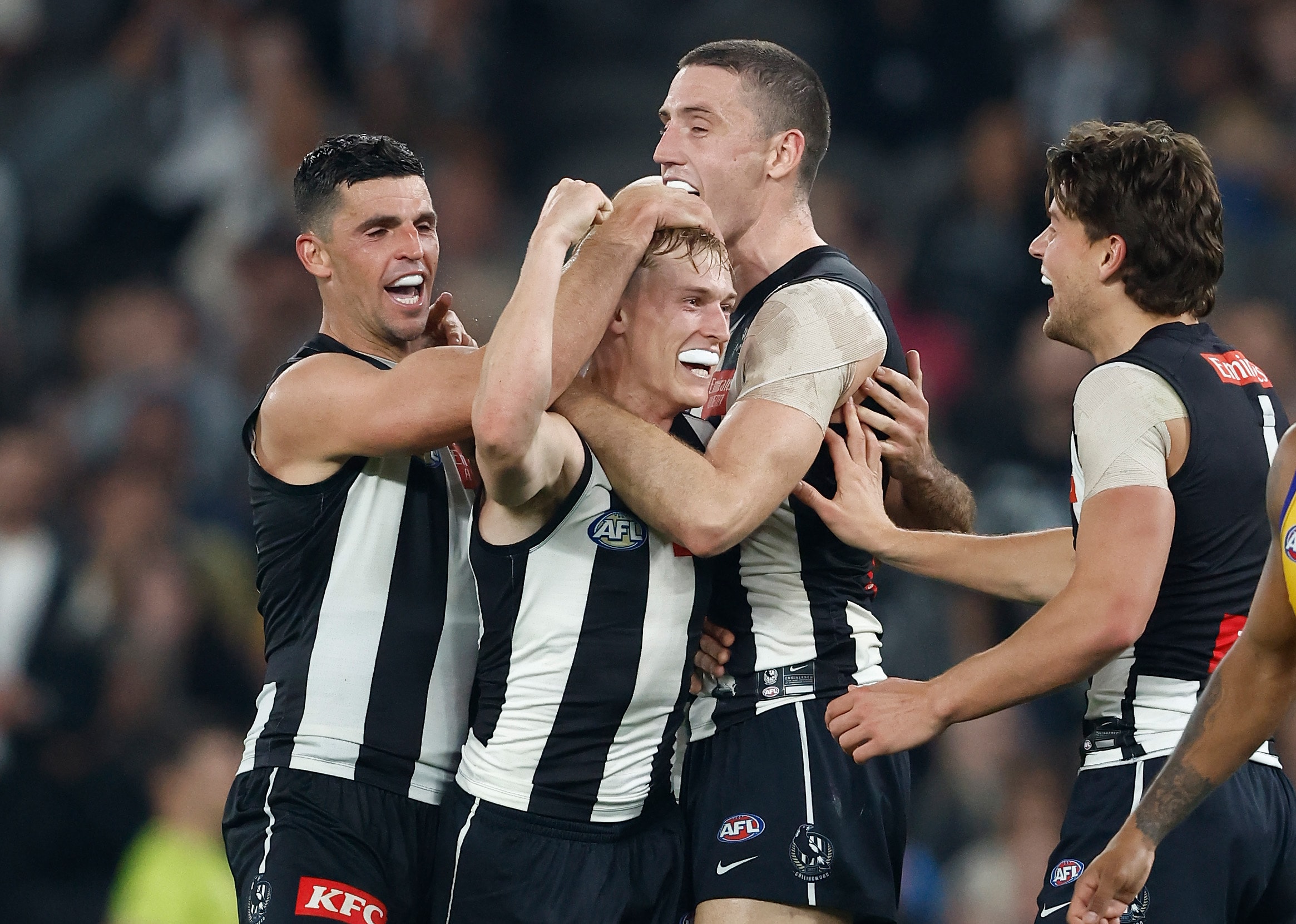 Pies win fifth game of the season in Mother's Day masterclass