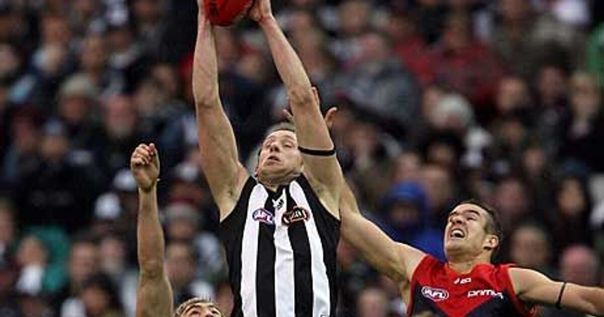 Melbourne v Collingwood photo gallery