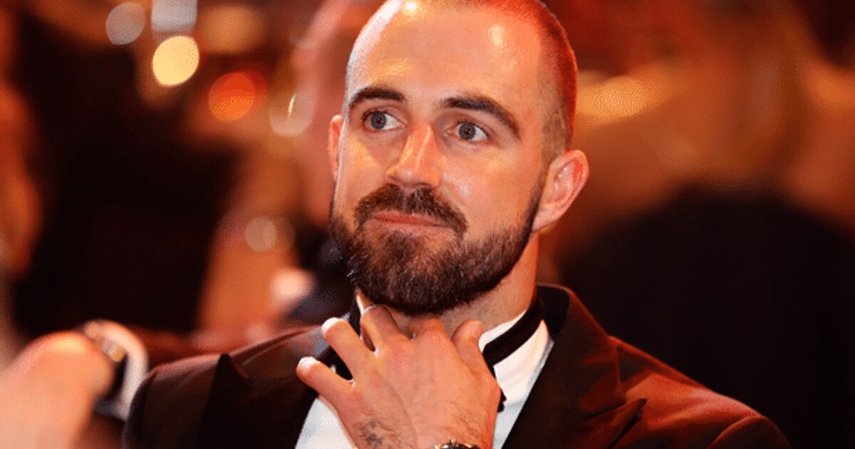 Sidebottom nearly steals the show