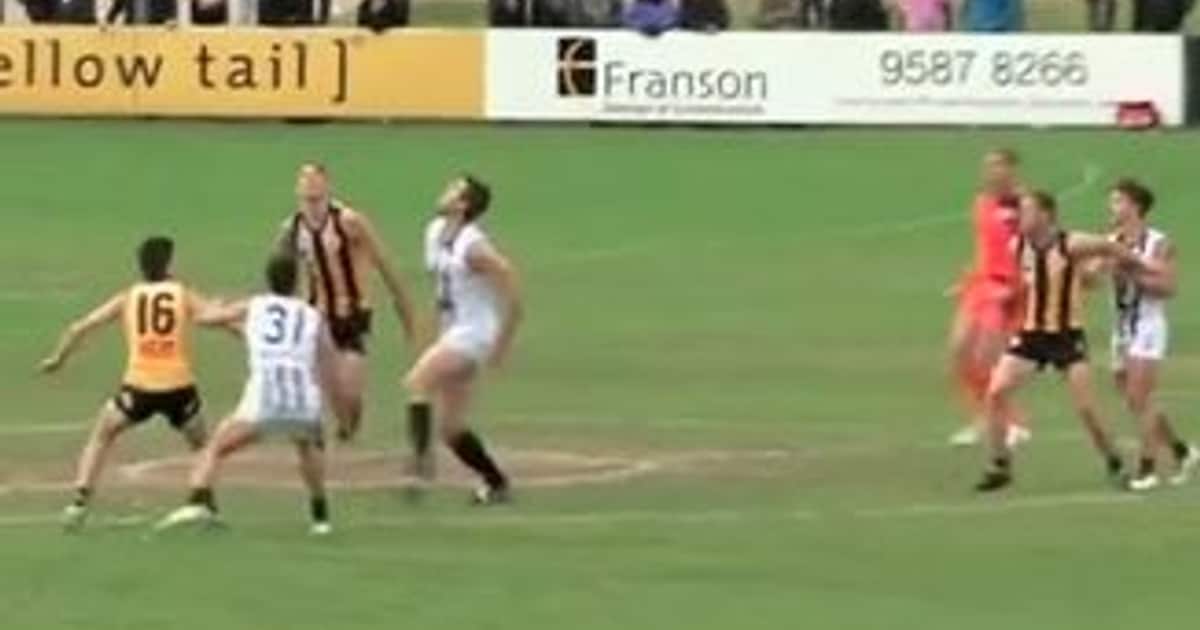 VFL: Darren Jolly dominates the ruck