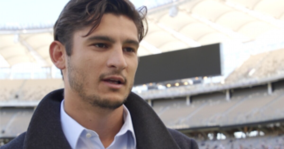 Sharrod returns to Collingwood