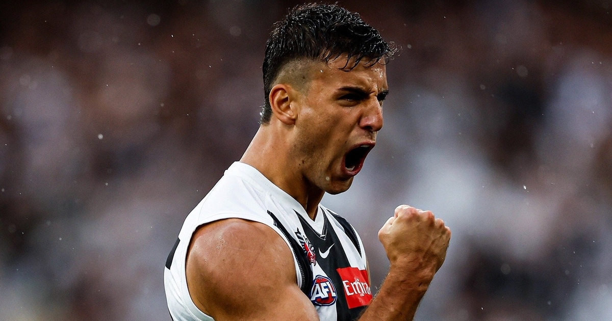 Captain Nick Daicos kicks the opener!