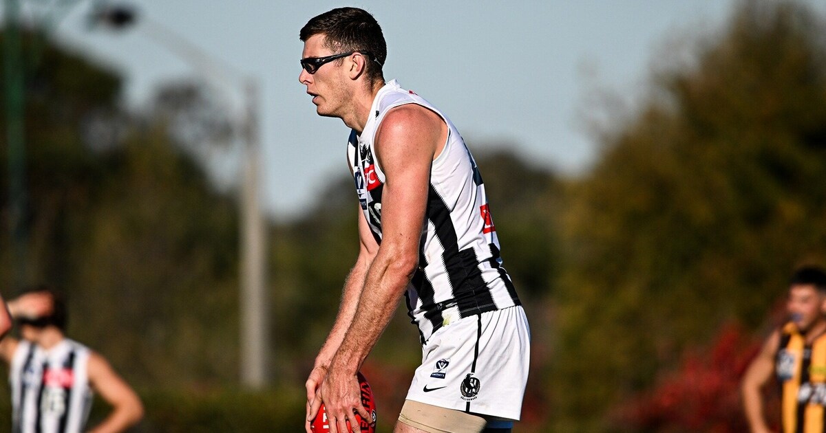 Dean finds Cox for VFL goal